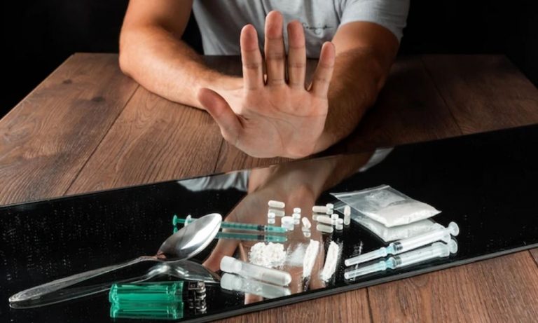 La Adicción a las Drogas: síntomas, causas y consecuencias | IE Alfi